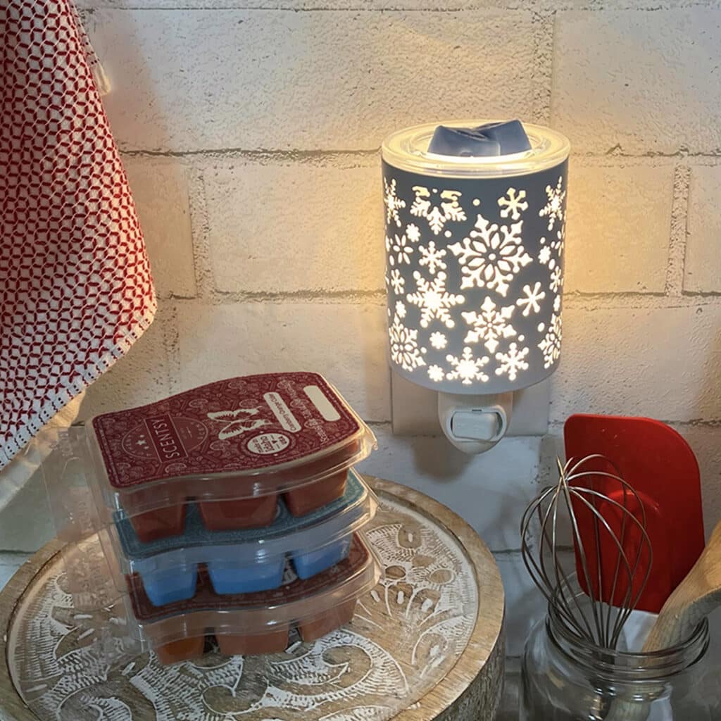 Catching Snowflakes Mini Scentsy Warmer